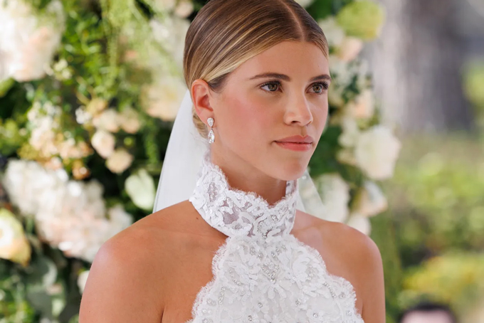 All the details behind Sofia Richie’s simple and timeless bridal beauty ...