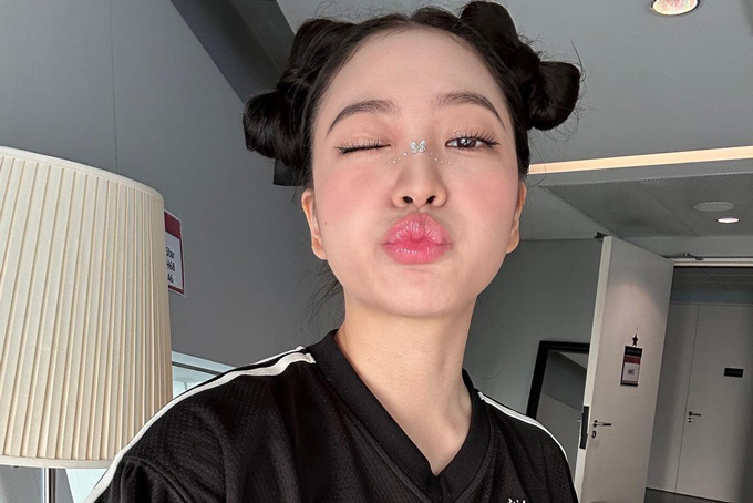 Try embellishing your nose bridge like the girls of Red Velvet and ...