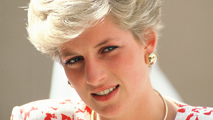 Gold earrings were Princess Diana’s signature—here are 16 we love for ...