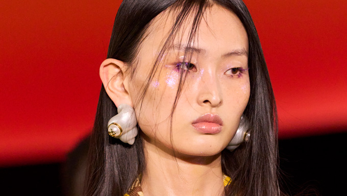 The spring/summer 2024 beauty trends from the runway to bring into the ...