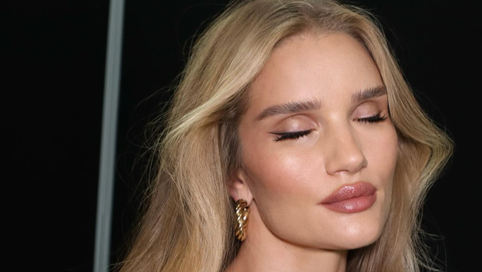 How to achieve luxe waves, like Hailey Bieber and Margot Robbie