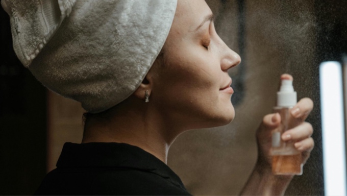 This or that, beauty edition: Setting spray vs. setting powder