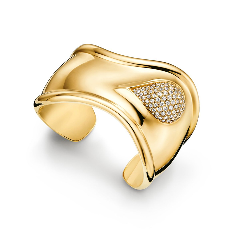 More than half a century later, Elsa Peretti’s Bone cuff still seduces