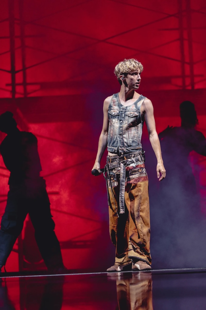 Lookin’ like an icon: Chris Horan and Marc Forné on styling Charli XCX ...