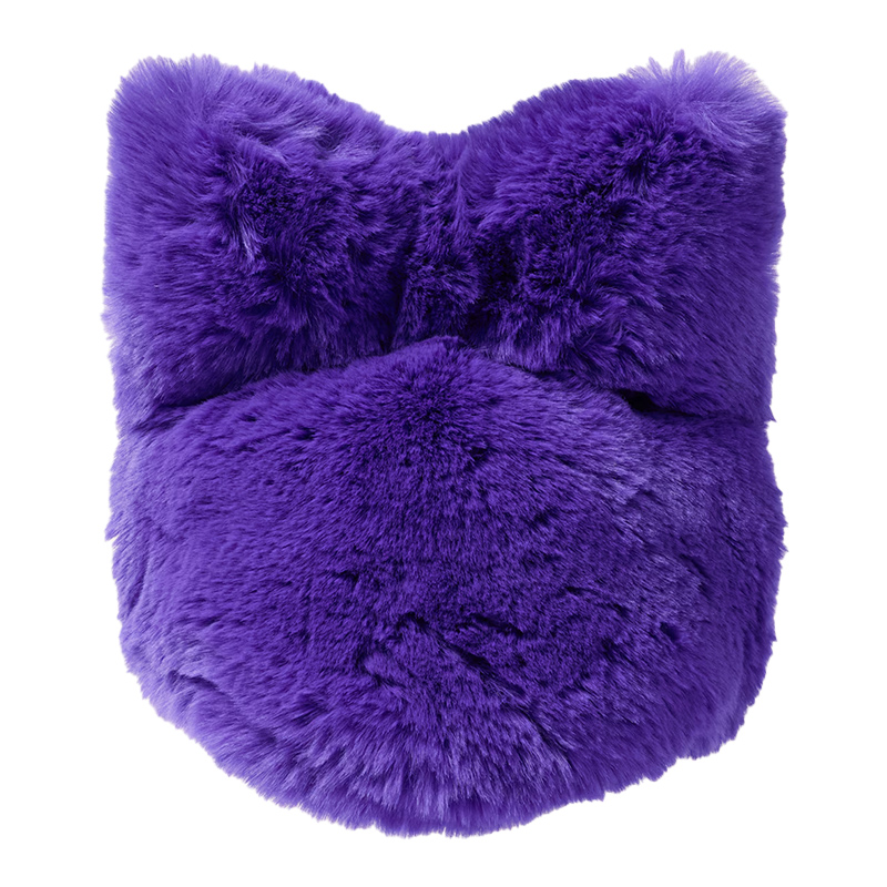 The oversized hat is back in trend—here’s how to rock it