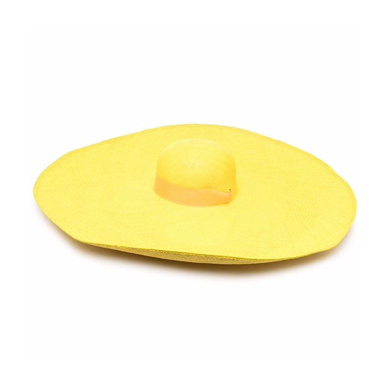 The oversized hat is back in trend—here’s how to rock it