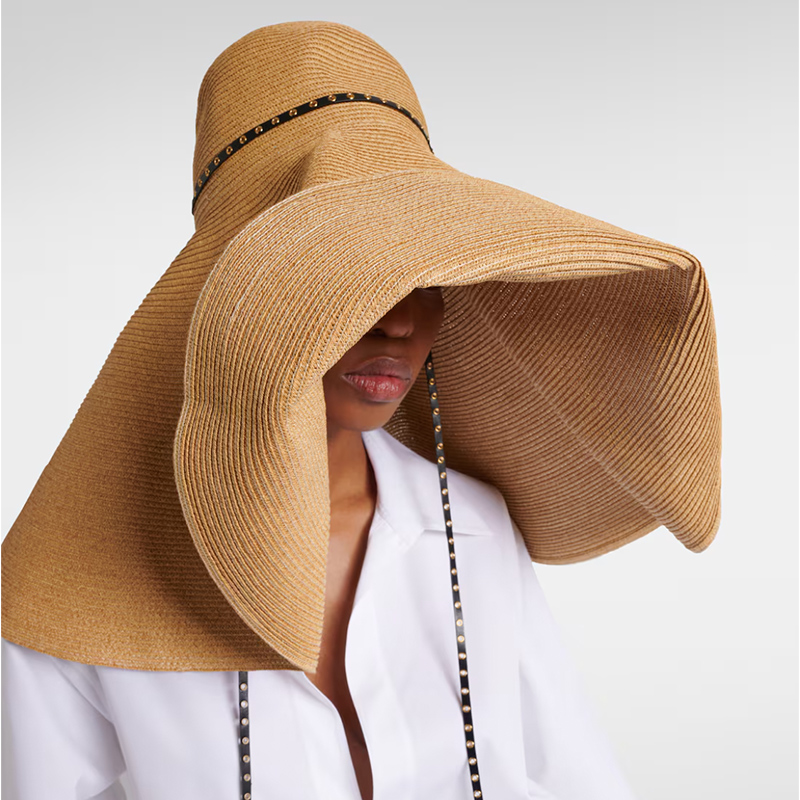 The oversized hat is back in trend—here’s how to rock it