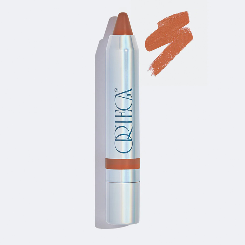 Hailey Bieber loves blonzing—fall’s latest make-up trend