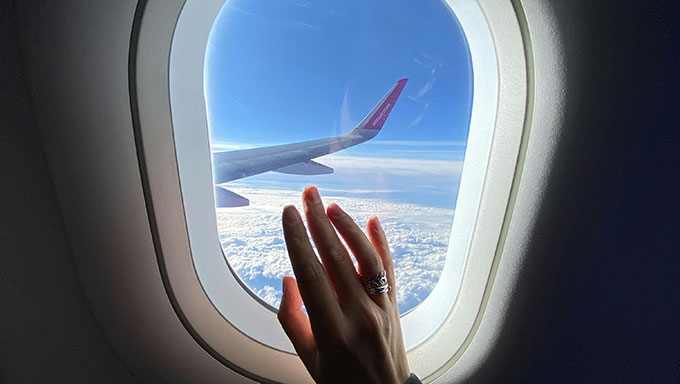 How to beat flight anxiety, according to a counsellor