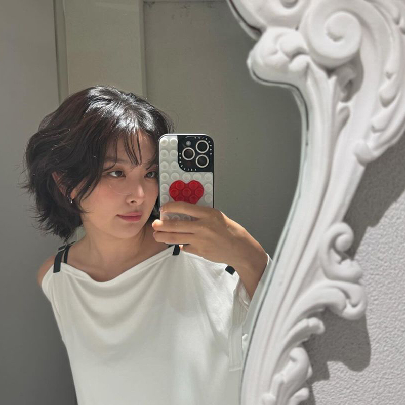 The soft pixie is the haircut taking It girls by storm