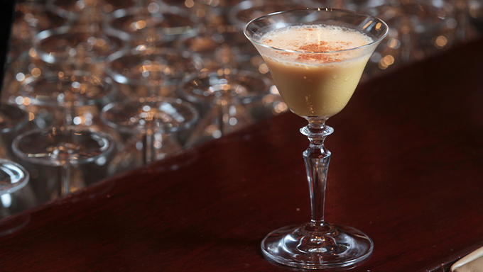 5 simple yet impressive cocktail recipes from the Vogue archive to make ...