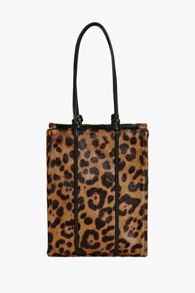 The new minimalist handbags we’re loving (and shopping!) for 2025