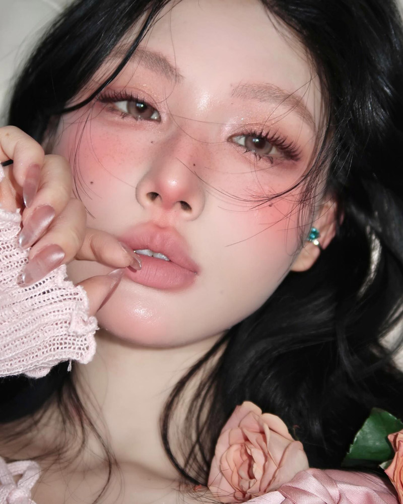 A lookbook of aspirational make-up looks to cop for a fortuitous Lunar ...