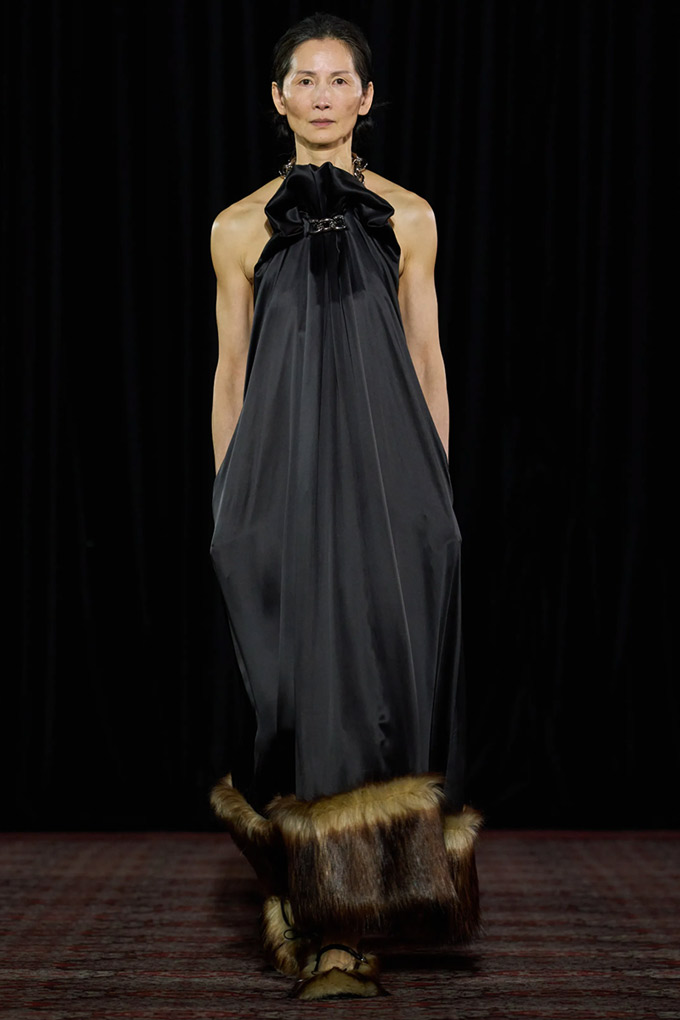 Vogue’s best looks from the Simone Rocha fall/winter 2025 show