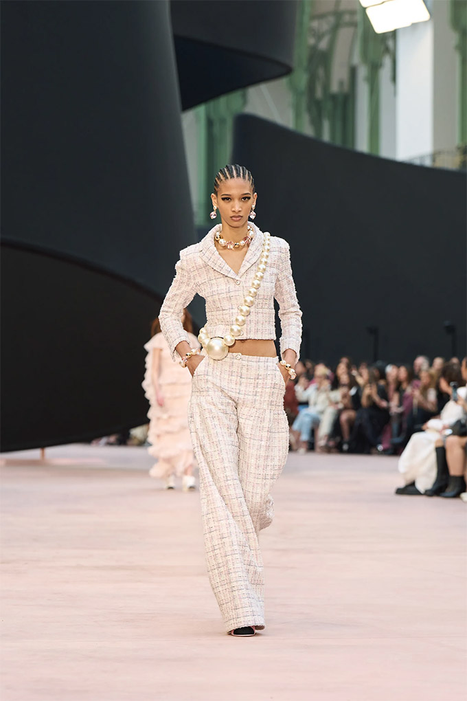 Vogue’s best looks from the Chanel fall/winter 2025 show