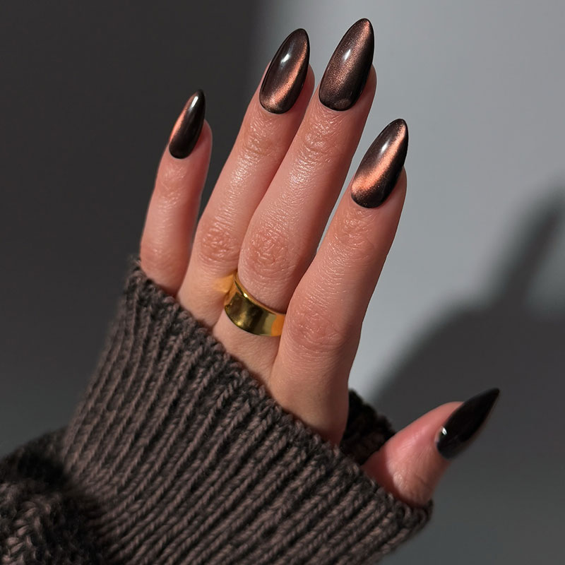 9 cat eye nail designs to try for every mood