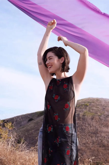 How to get abs like Gracie Abrams’s