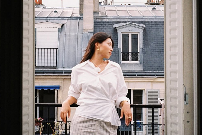 3 stylish jet-setters divulge their in-flight beauty routines