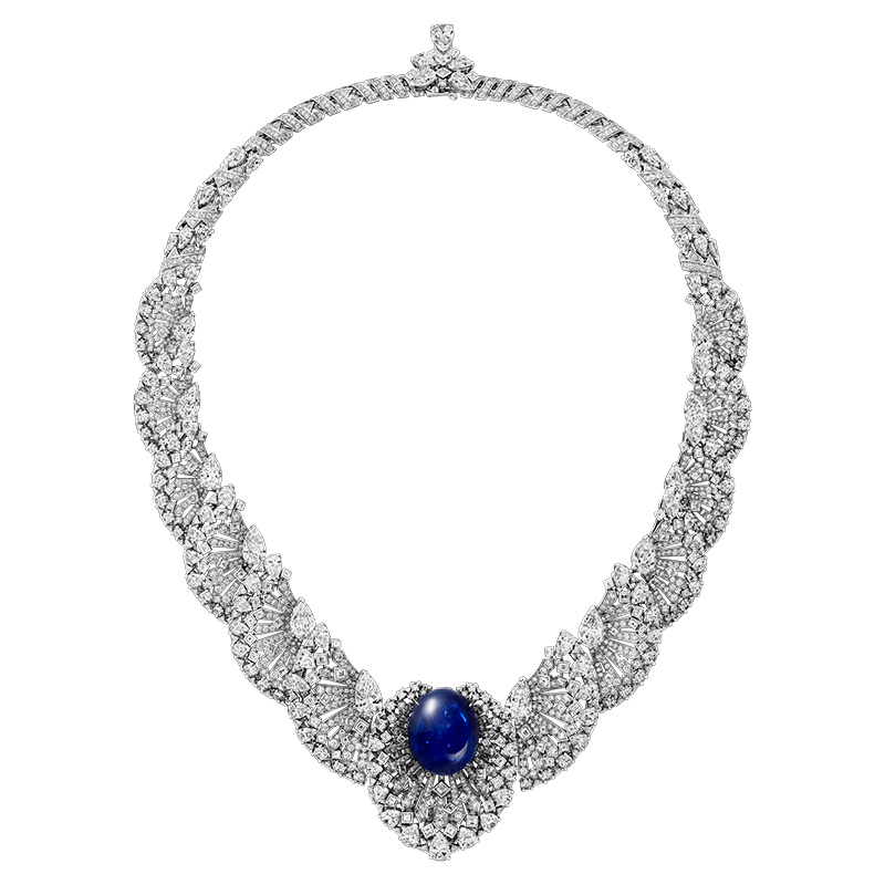 Elle Fanning kicked awards season off in Cartier diamonds